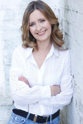 LISA ABBOTT LA HOLISTICS | Shiatsu Society (UK)